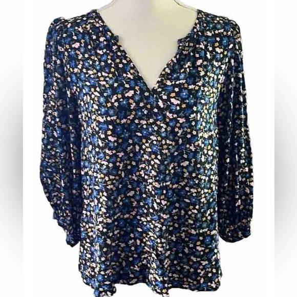 Chelsea & Theodore | Tops | Nwt Chelsea And Theodore Black Floral V ...